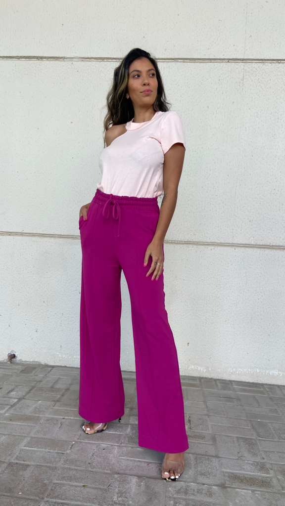 Calça Reta com Friso Moletinho – Vitrine Virtual Golden Center